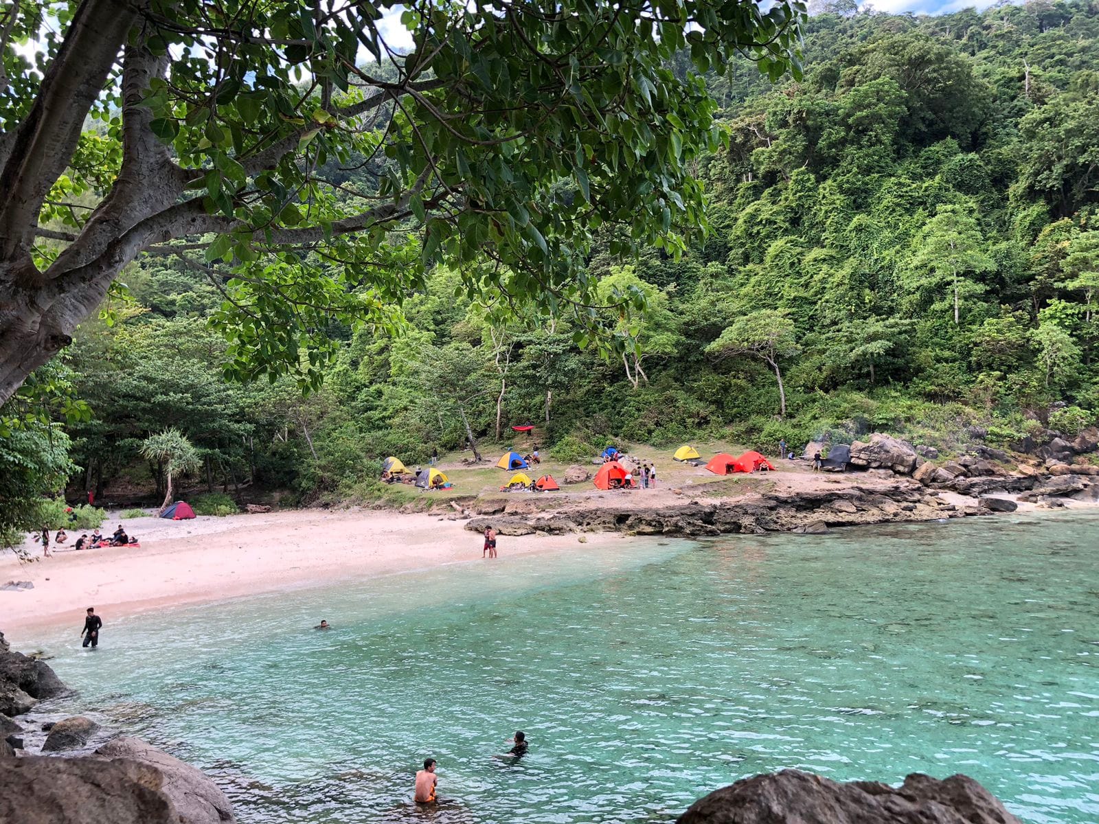 Keindahan Lhok Mata Ie di Aceh Besar