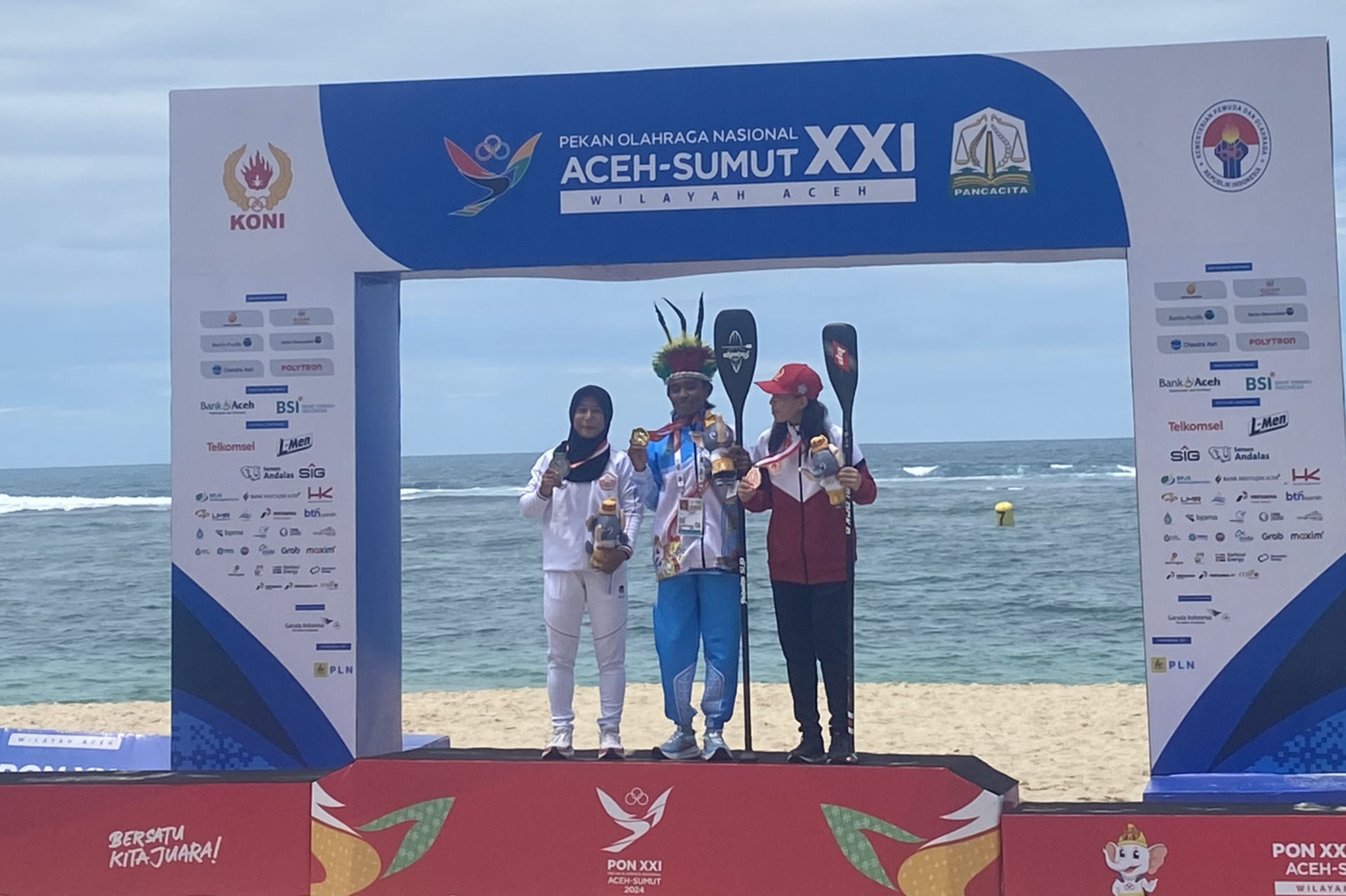 Papua Barat Raih Dua Emas di Cabang Dayung Stand Up Paddle