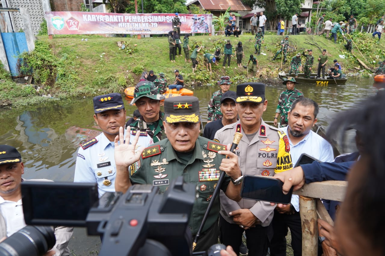 Pangdam IM Pimpin Langsung Karya Bhakti Massal di HUT ke 79 TNI , Wujud Nyata Peduli Lingkungan