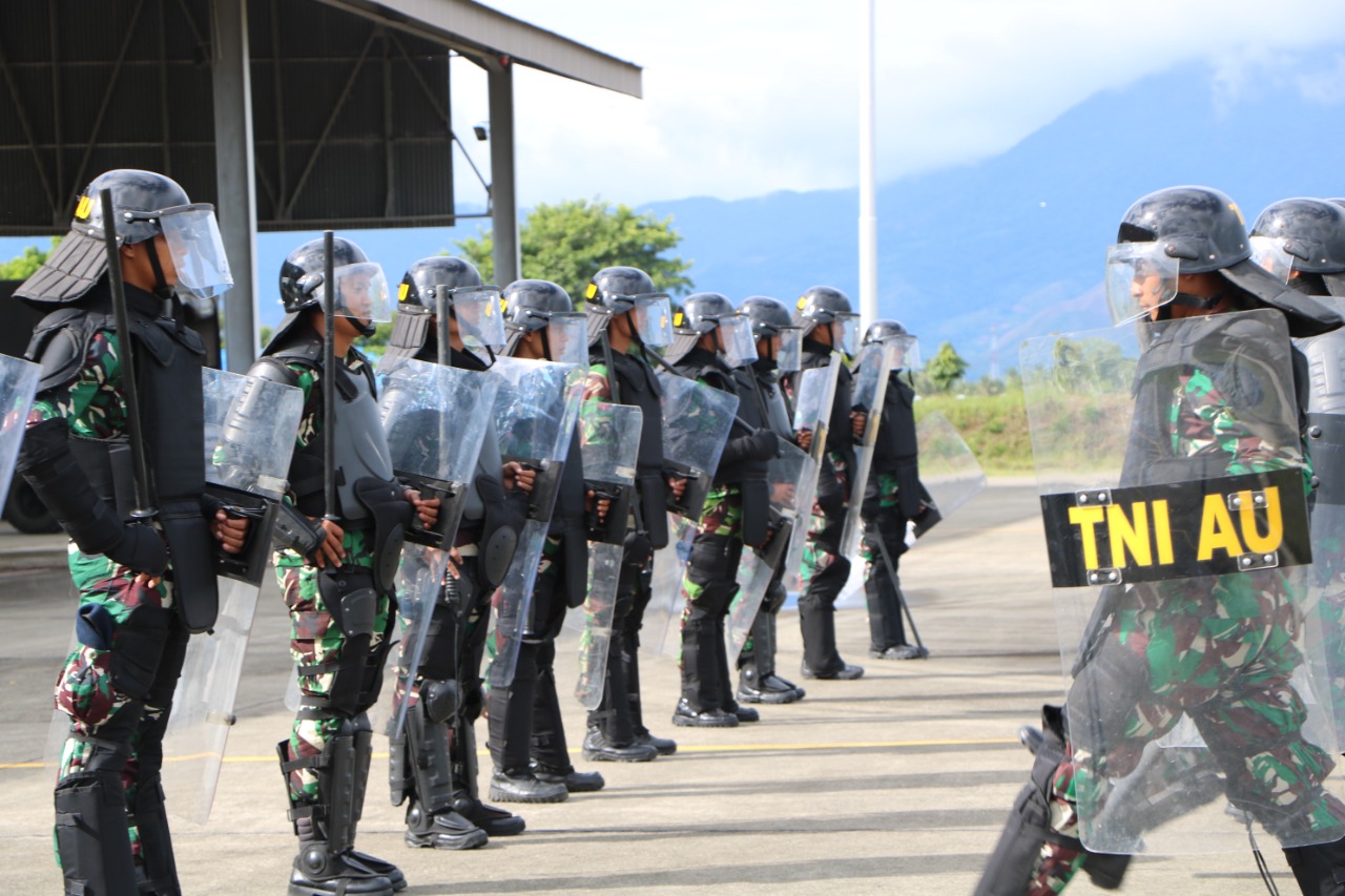 Latihan Taktik Teknik dan Formasi Kerjasama Pasukan Huru-hara Lanud SIM