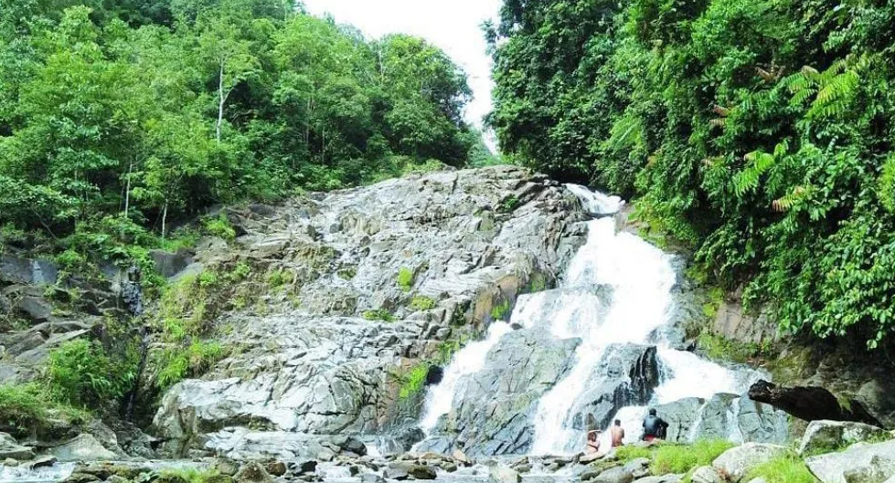 Air Terjun Ceurachue Klah Krueng Ayon Surga Tersembunyi di Aceh Jaya